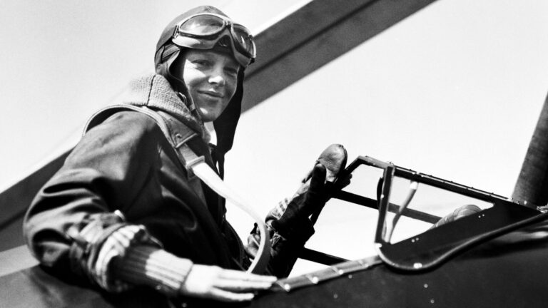 The Mystery of Amelia Earhart's Disappearance - Compact Histories